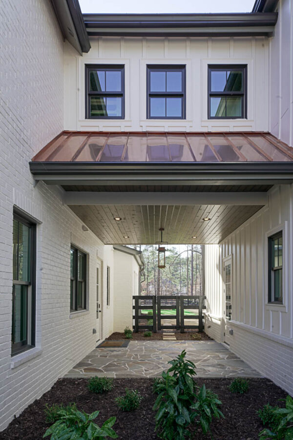 Modern European - Ecraft Custom Homes